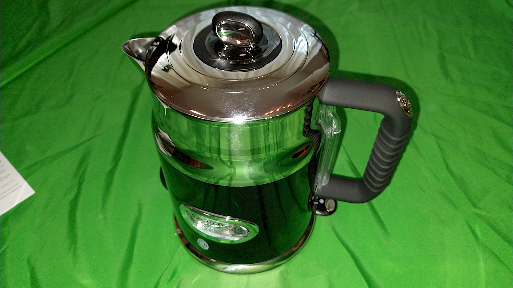 Im Test - Russell Hobbs Wasserkocher Vintage Teekocher 21671-70 ...